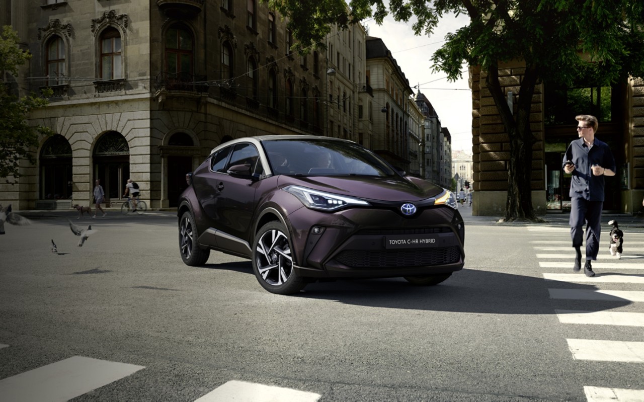 Toyota C-HR begagnad | Toyota Sverige
