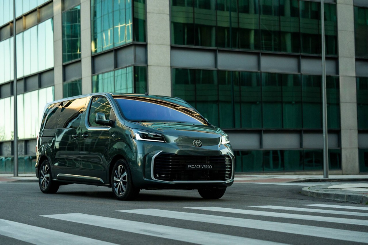 Företagsleasing bil - Leasa bil företag | Toyota Sverige